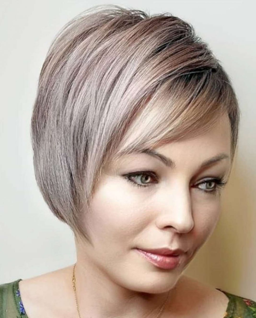 Martina Torres Short Hairstyles - Likeeed