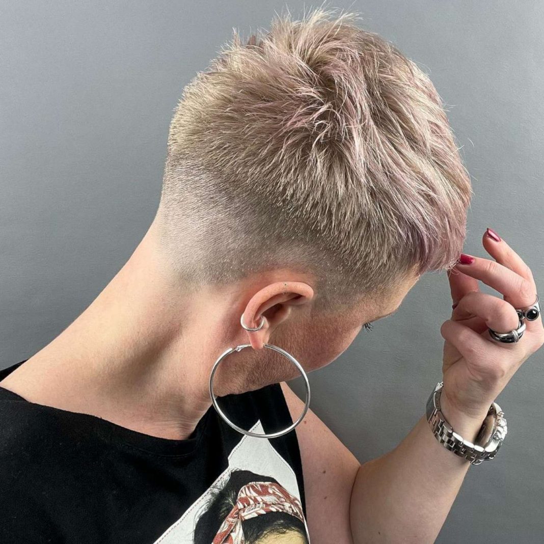 Daphne Perry Short Hairstyles - Likeeed